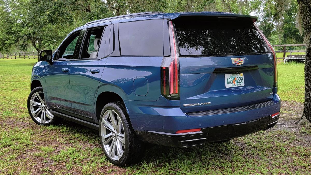 '26 Escalade Platinum Sport: High Tech Interior, V‑8 Punch - EV Rider